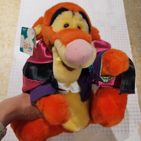 Disney | Toys | Nwt Disney Store Halloween Plush Vampire Tigger Winnie ...